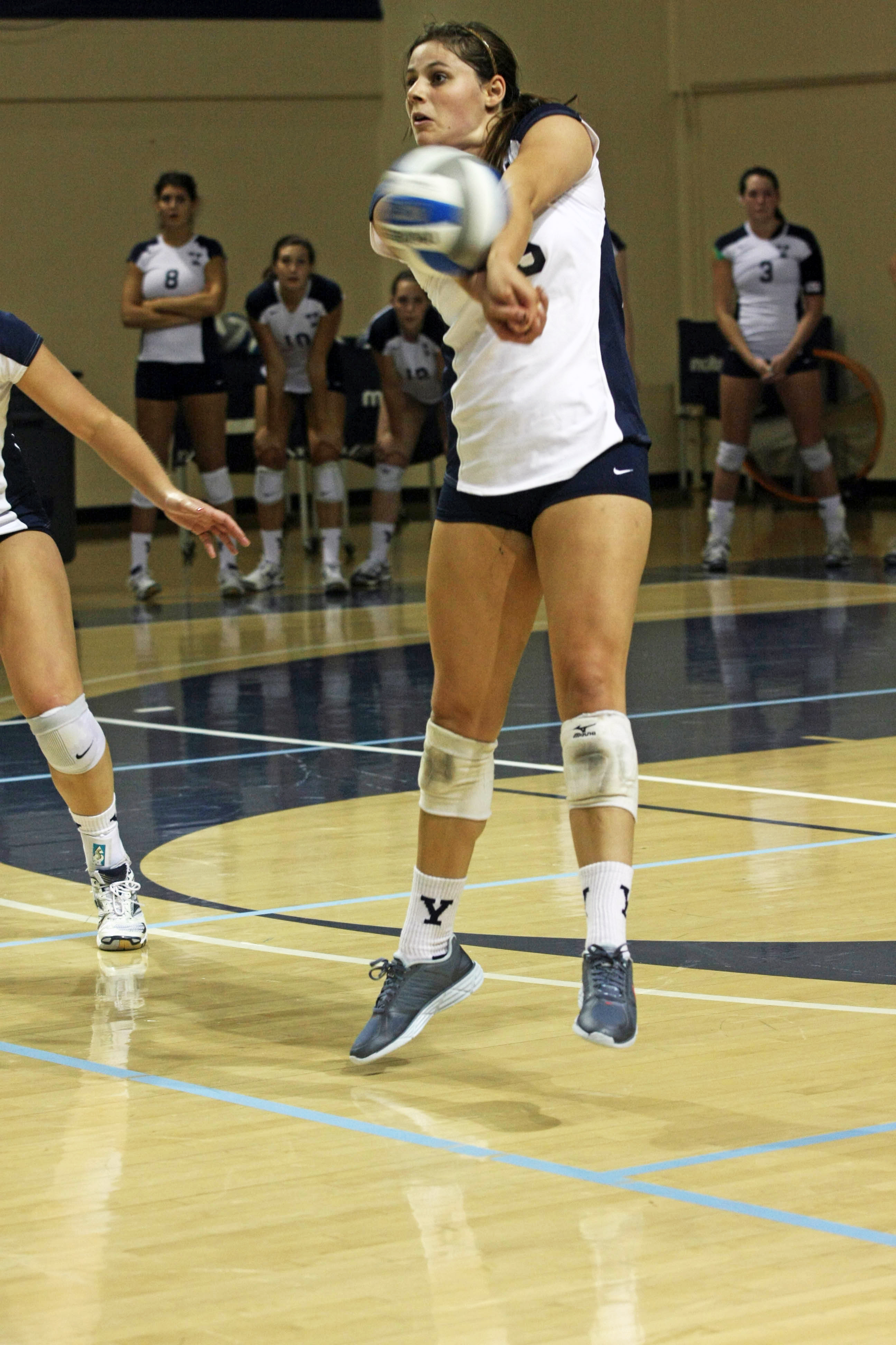 VOLLEYBALL | Elis host Yale Classic | Yale Daily News